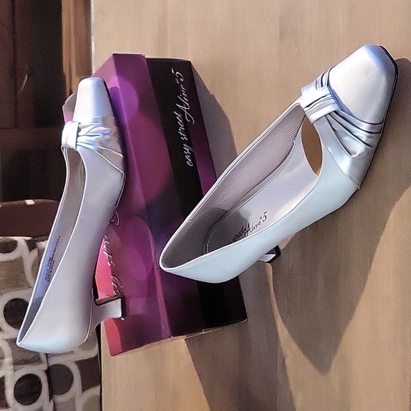 easy street | Shoes | Easy Street Alive 5 Silver Satin Waive Pumps ...